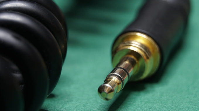 Why Most New Phones are Ditching the Headphone Jack