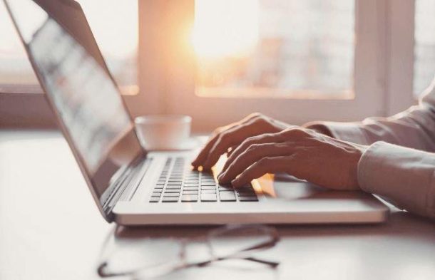 How To Fix a Black Desktop Screen On Windows 10