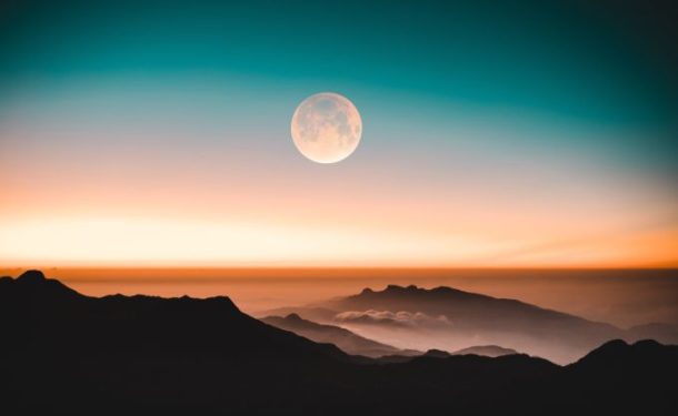 6 Best Camera Settings for Moon Photos