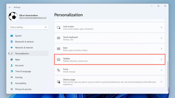 How to Quickly View Your Desktop on Windows 11