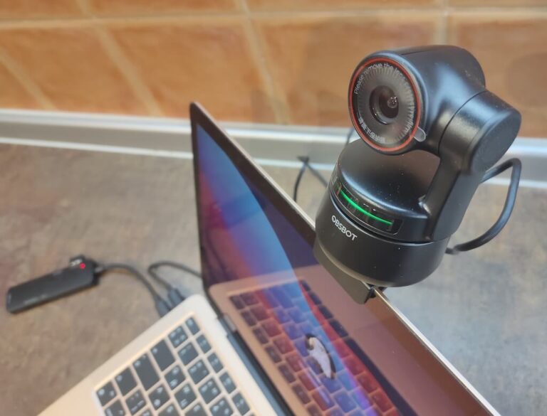 The OBSBOT Tiny 4K: an Impressive Webcam for PC & Mac