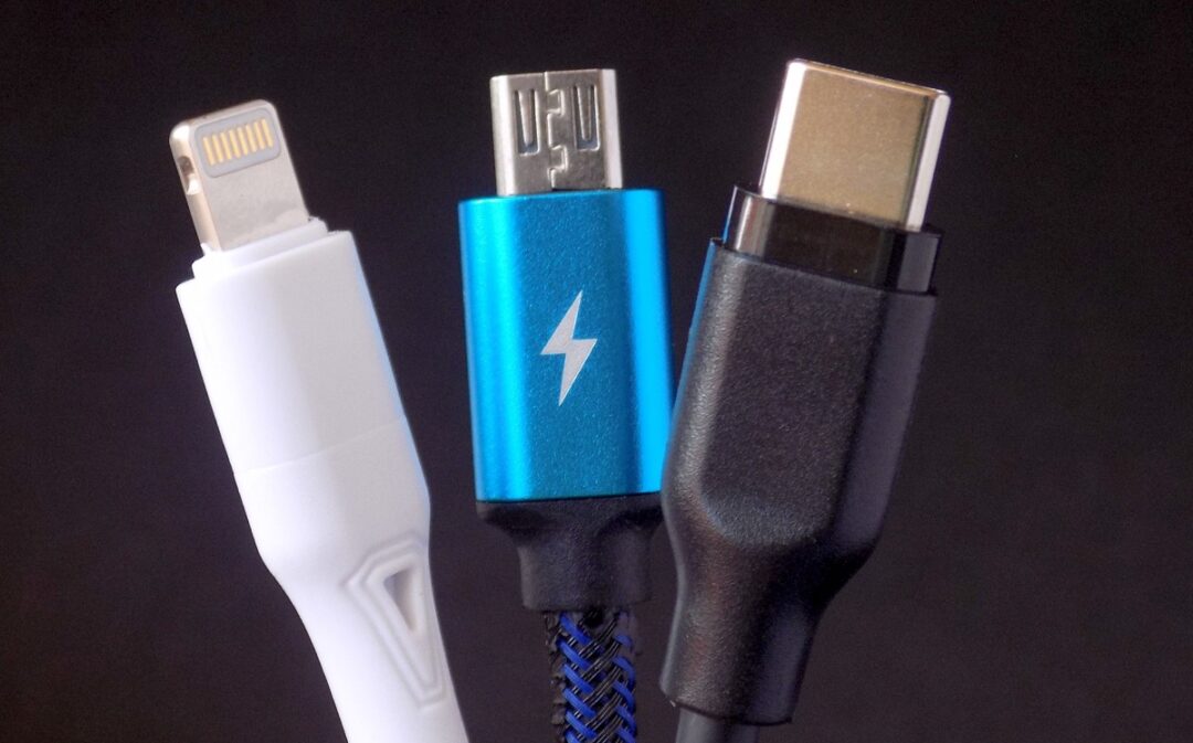 Lightning vs USB C: What’s Different (And Which Is Better)?
