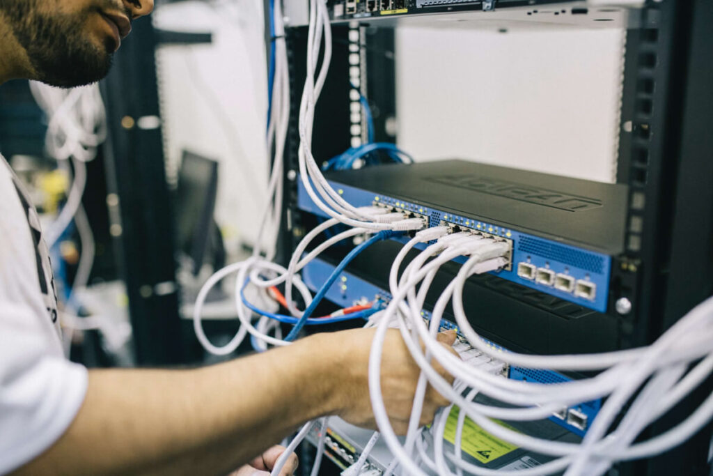 Flat vs Round Ethernet Cables: What’s Different and Which Is Better?