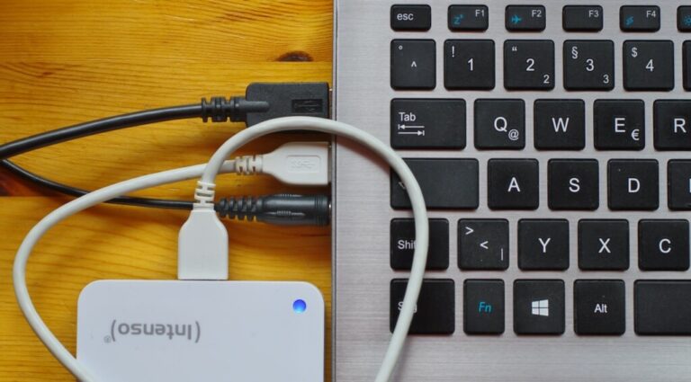 Microsoft Surface Stuck on Windows Logo Screen? Try These 5 Fixes Now